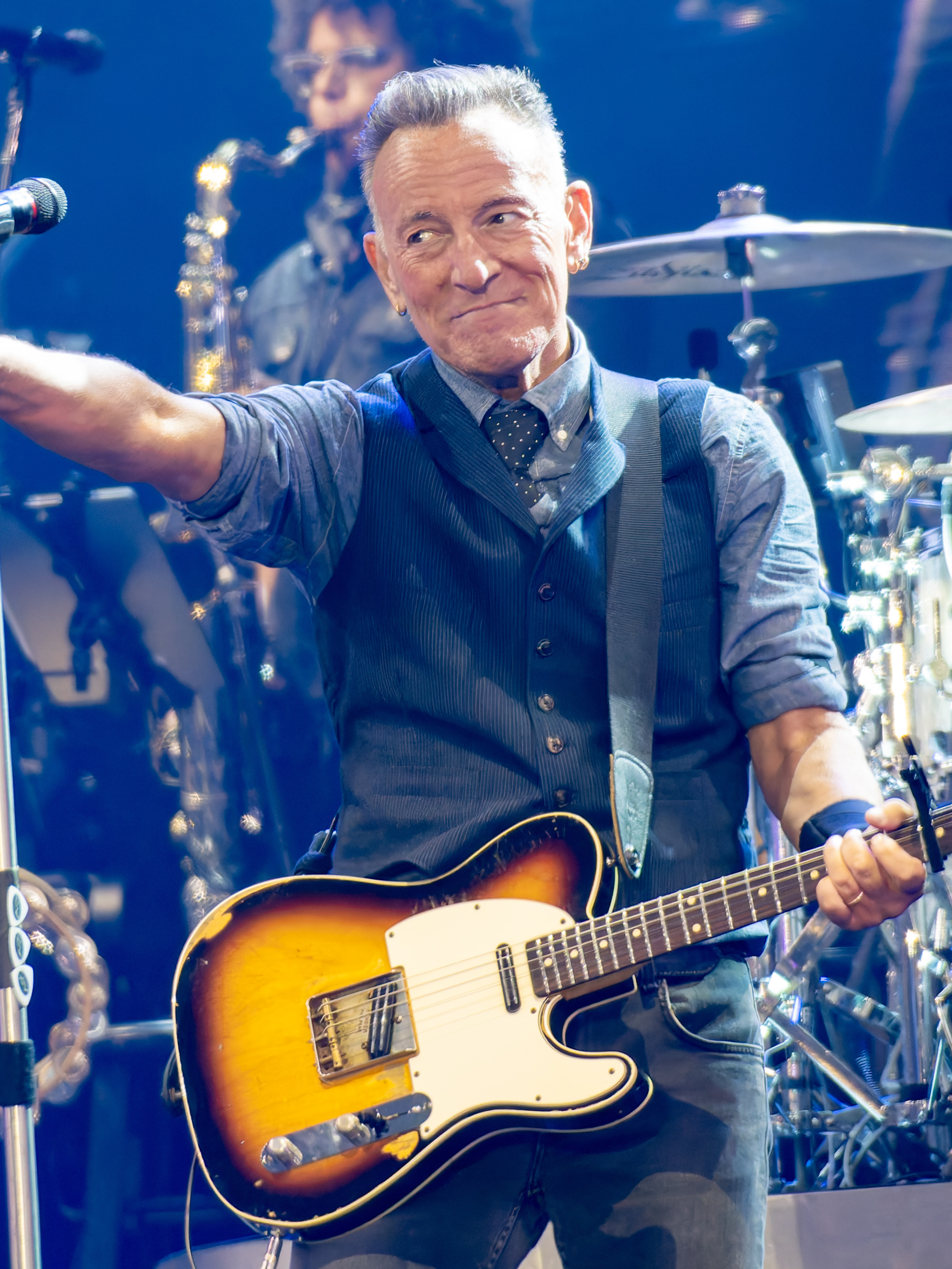 Springsteen’s Mic Drop: When Rock Throws Stones – Hot & Not in Hollywood